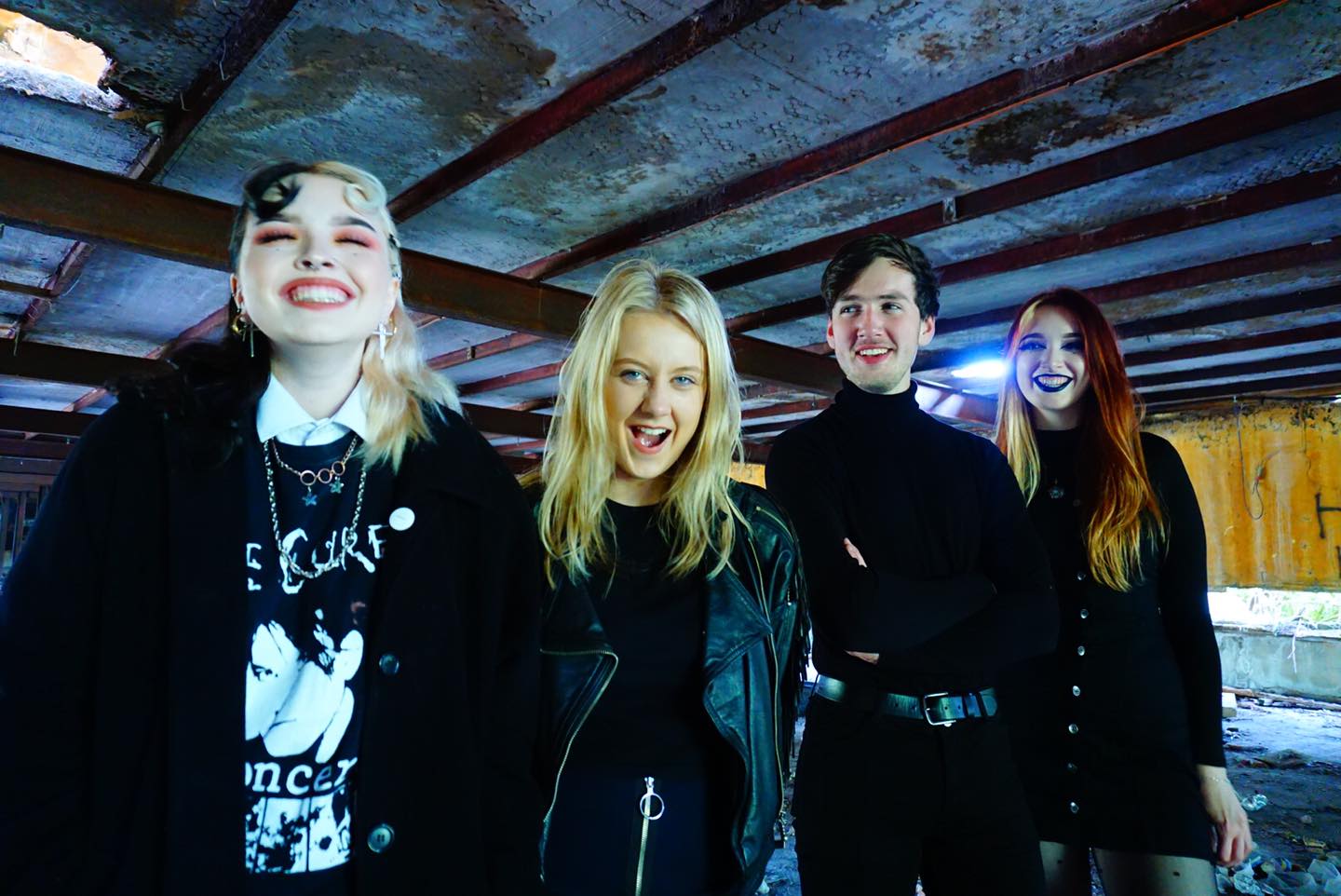 La balada rock sigue brillando en manos de Crawlers – jenesaispop.com