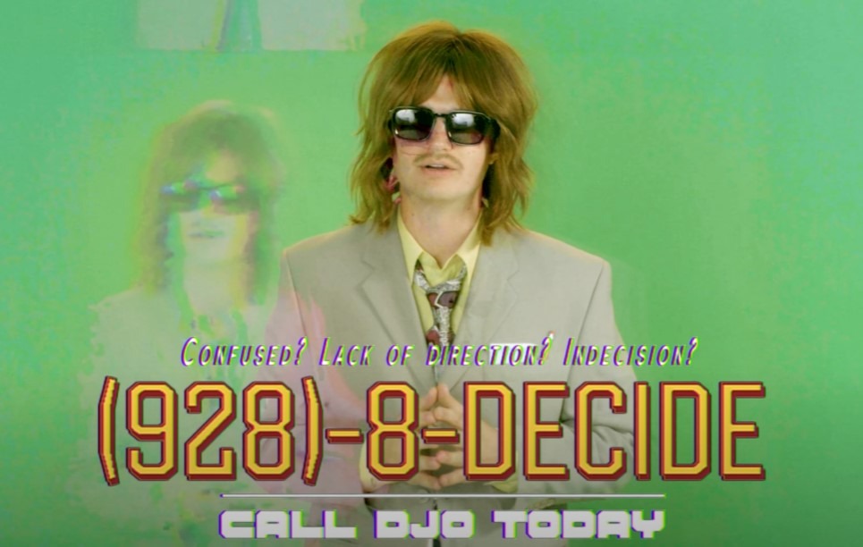 Djo construye un sólido y fresco revival ochentero con 'DECIDE'