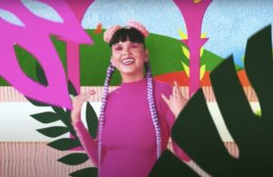 Bomba Estéreo y Manu Chao unen fuerzas en la alegre 'Me duele'