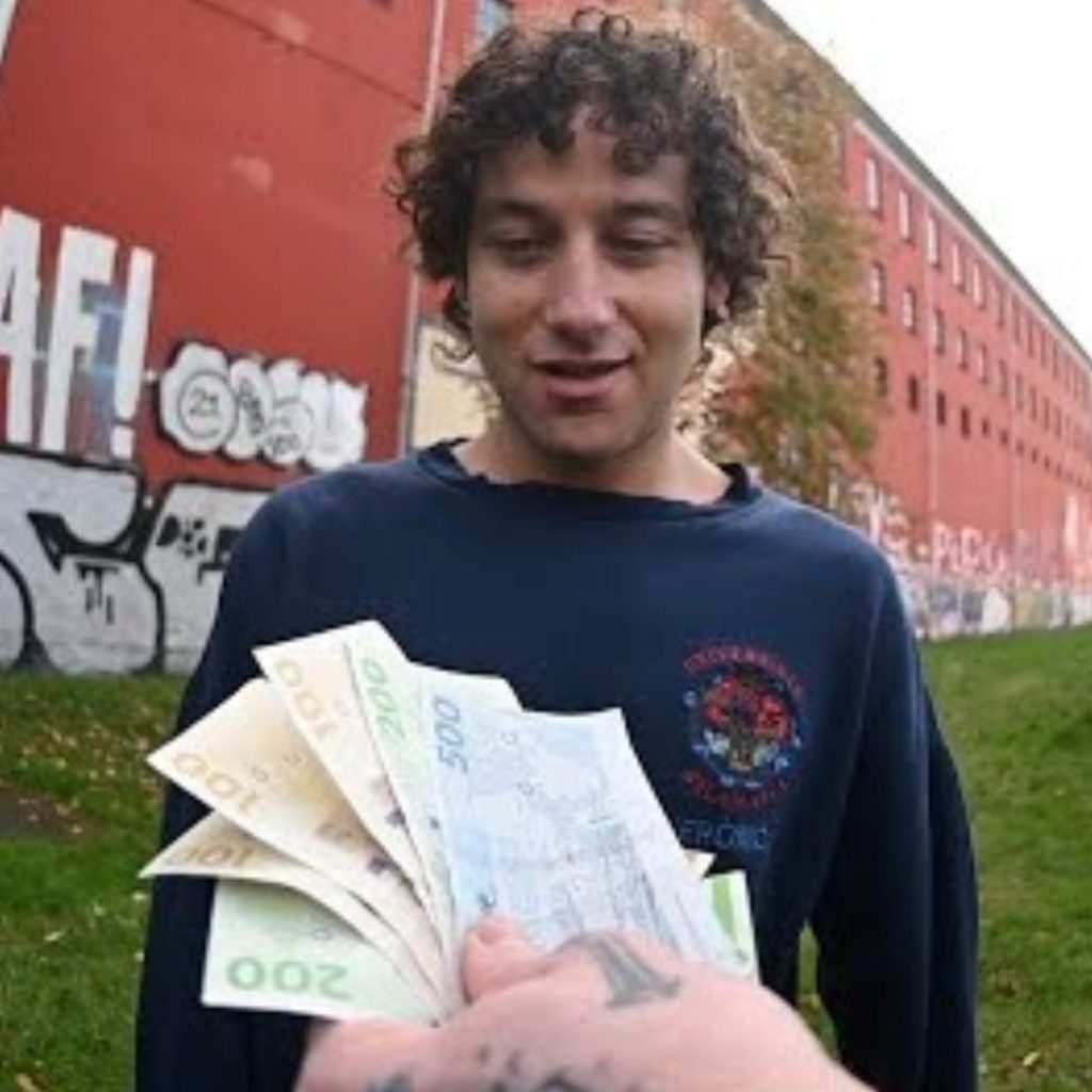 10kr referencia a Charli XCX, Grimes... y al Czech Hunter