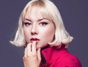 Pantera Blue entrega una parodia del autotune sonando clásica