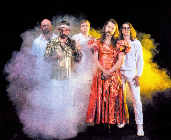 IDLES estrenan 'Dancer', adelanto de un disco "bailable" – jenesaispop.com