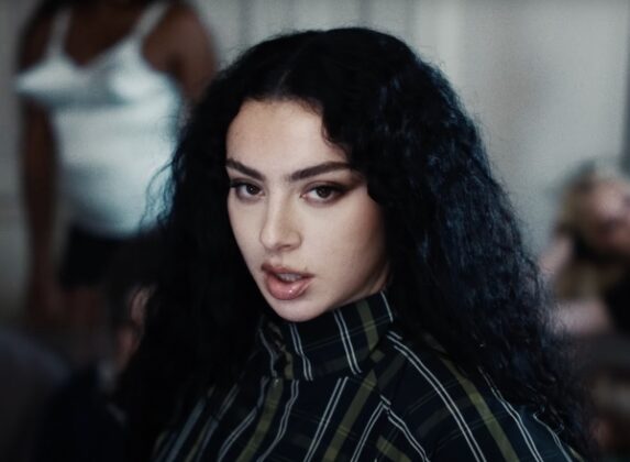 Verano "brat": Charli xcx hace su disco definitivo