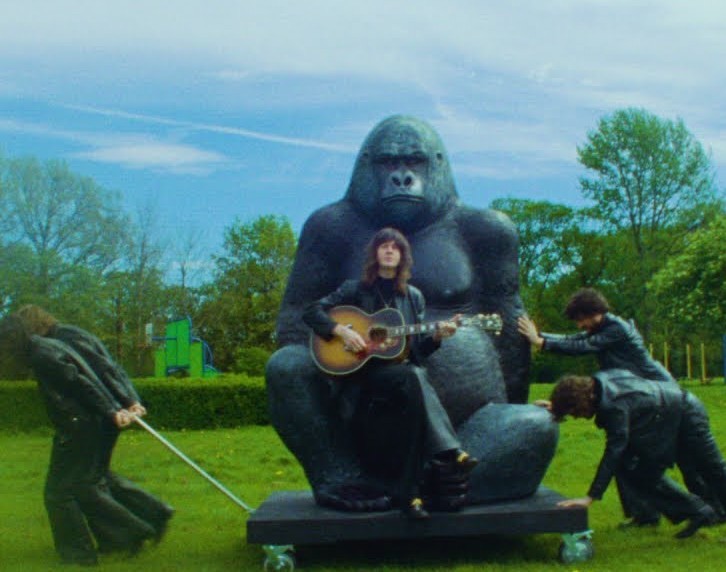 Blossoms y Rick Astley también han tenido un "Brat Summer"