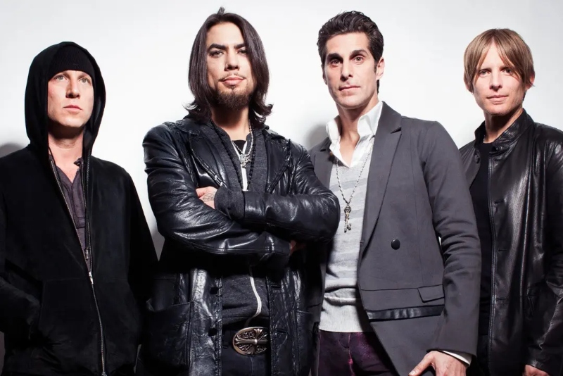 Pelea entre miembros de Jane's Addiction en pleno concierto ...