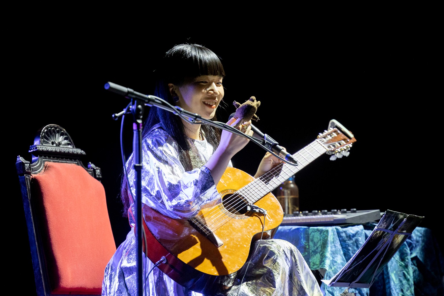 Ichiko Aoba sumerge a Barcelona en su realismo mágico – jenesaispop.com