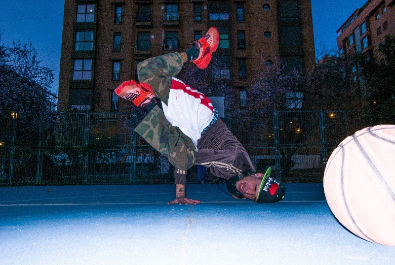 DJ PABLO!!!!! resucita el electro de los 2010 en = wings ...