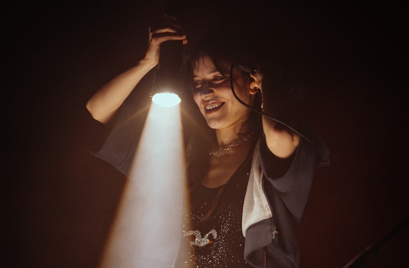 Oklou demuestra en Barcelona que el nicho está de moda – jenesaispop.com