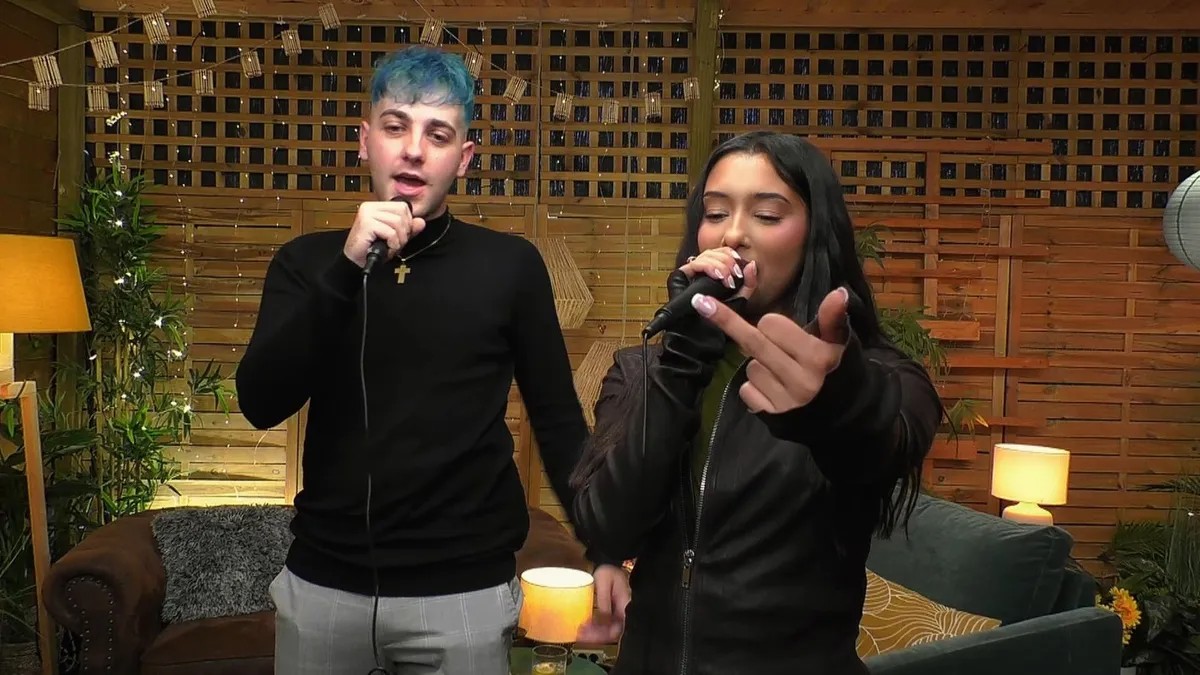 Guxo a Bb trickz en 'First Dates': "¿no tienes pensado buscar un trabajo?"